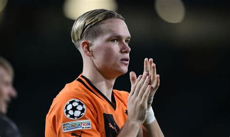 Безальтернативно Мудрика знову визнали найкращим гравцем місяця у Шахтаря Новости Section Ukr