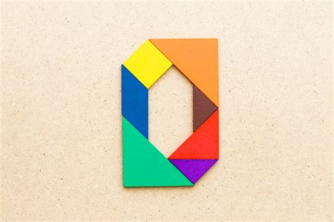 나무 배경에 알파벳 문자 O 모양의 탱 그램 퍼즐 0명에 대한 스톡 사진 및 기타 이미지 0명 7 건설 산업 Istock