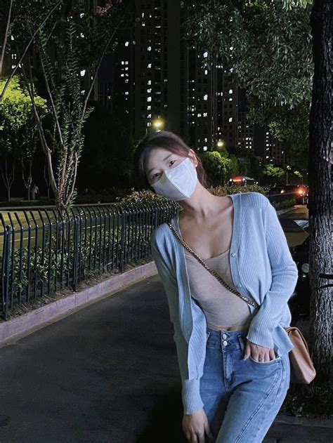 找寻 on Twitter 邻家女孩