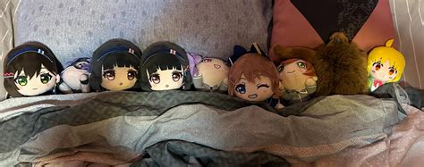 寶寶們跟大家說晚安！ 今天有點累，他們要先睡覺了💤 里美也需要睡覺補充巧克力螺旋麵包能量🥖 明天是某個人的生日～她睡前非常的期待呢 猜猜看是誰