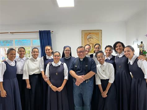 sede da comunidade canção nova acolhe as servas da alegria