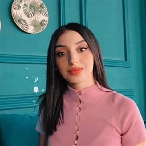 Amira Ks Amirakasraoui • Threads Say More