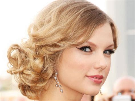 25 Simple And Stunning Updo Hairstyles For Curly Hair Haircuts