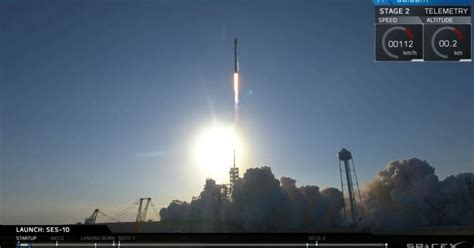 Spacex Décollage Et Atterrissage Réussis Pour Sa Première Fusée