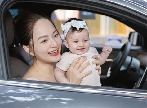 Lan Phương Chồng Tôi Khuyến Khích Vợ Chụp ảnh Khoe Vẻ Gợi Cảm