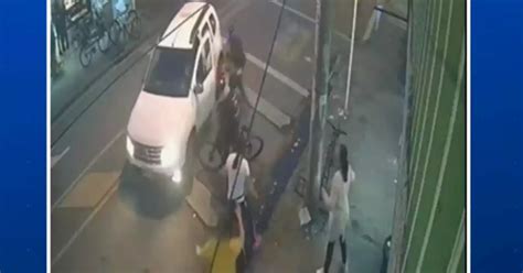 Tremenda golpiza a ladrón acusado de robarse un celular Policía tuvo
