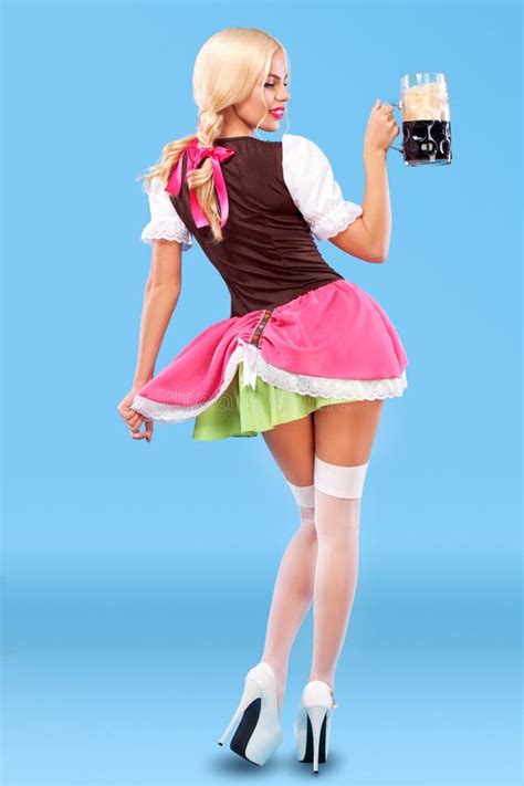 Partie De Bière Femme Sexy Doktoberfest Serveuse à Munich Portant