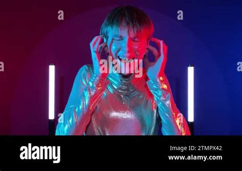 Defect Identification Stock Videos And Footage Hd And 4k Video Clips Alamy