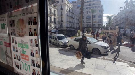 الجزائر بدء التصويت في الانتخابات المحلية