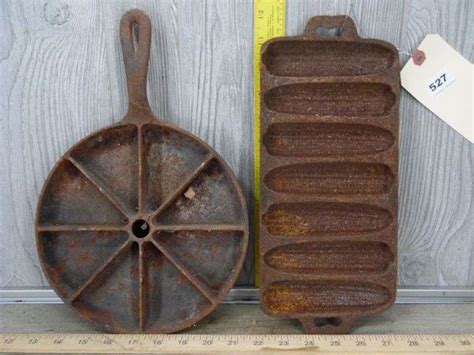Two Cast Iron Corn Bread Pans Dunker Auction