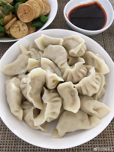 中午用莲藕和肉一起调馅包的饺子第一天给初中生做饭 莲藕 初中生 饺子 新浪新闻