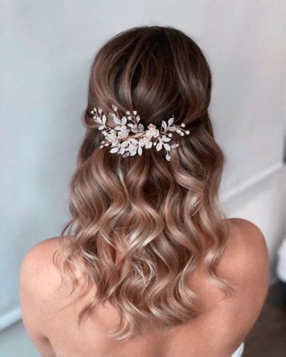 8 Inspirasi Model Rambut Ke Pesta Ke Nikahan Atau Kondangan Yang Simple