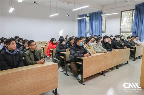 校长郭德欣深入工学院土木工程专升本2301班开展座谈 新闻动态 郑州工商学院工学院
