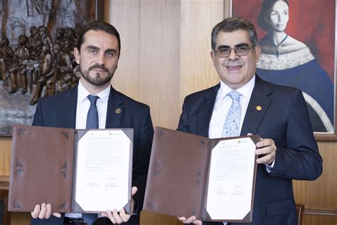 Società Dante Alighieri Renovamos Convenio Con La Universidad Andina