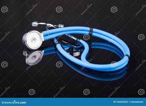 Blauwe Stethoscoop Stock Afbeelding Image Of Apparaat 104026521