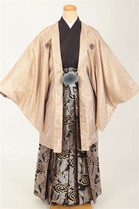 成人式用レンタル男性袴（上品／人気の白） 和泉市の成人式の前撮り・振袖レンタルはトータルフォトスタジオウイン