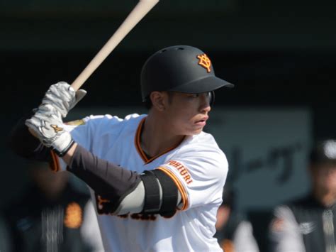【巨人】育成1位・坂本達也が実戦初安打 強肩＆俊足の“走れる捕手”2軍ソフトバンク戦 スポーツ報知