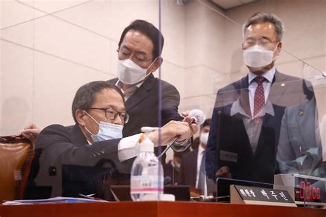 김오수 청문회 참고인에 서민·김필성與 단독 채택에 野 즉각 반발 아주경제