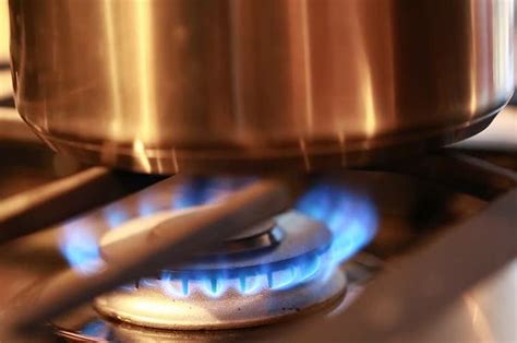 Supaya Matangnya Pas Cari Tahu Kapan Saatnya Menggunakan Api Besar Dan Kecil Saat Memasak