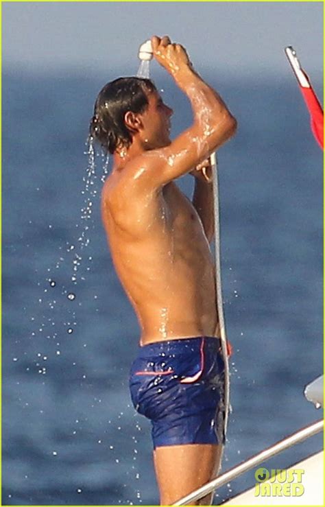 Photo Rafael Nadal Shirtless Yacht Ride With Pals 04 Photo 2916620