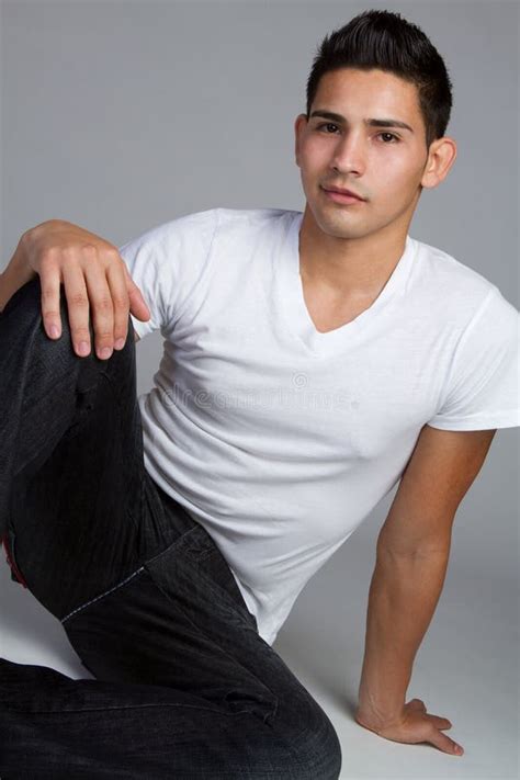 Homem Latino Americano Imagem De Stock Imagem De Modelo 14936967