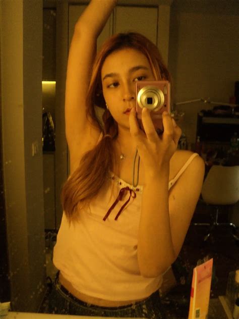 ถ่ายรูปหน้ากระจกแบบเซ็กซี่ตัวแม่ดาวยั่วสุดๆ แกลเลอรีที่โพสต์โดย แบม