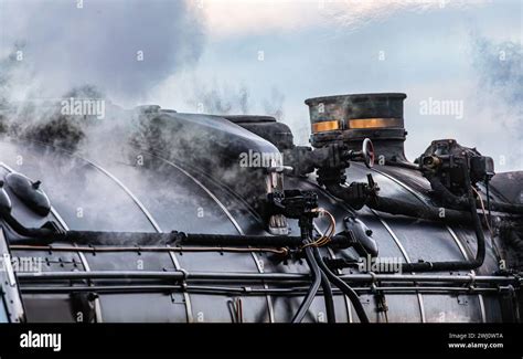 Unter Dampf Wartet Die Dampflokomotive Der Baureihe 01 Br 01 01 202