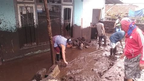 Banjir Bandang Yang Terjang Kecamatan Ijen Bondowoso Surut 2 Warga