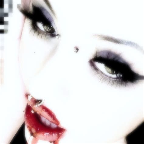 Vampire Y2k Aesthetic Y2k Vampire Pfp Goth Vampire Hot Goth Girl