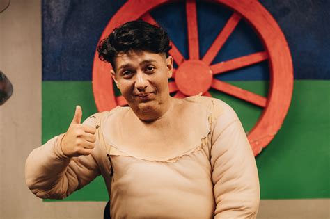 Galerie Jan Bendig Se Proměnil V Obtloustlého Metráčka Zpěvák V Novém