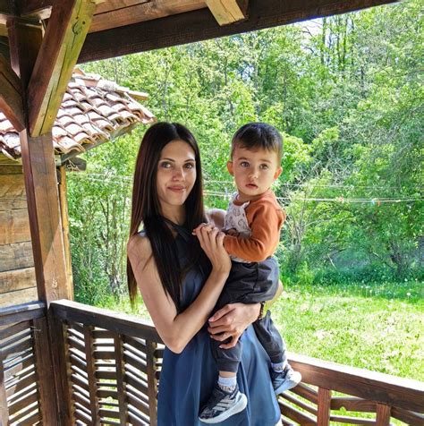 Мирела Маринова