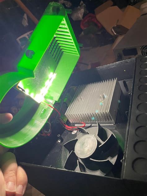 Так выглядит кулер холодильника в стиле Xbox Series X, который сильно шумит