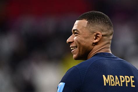 Imparável Como Titular Da França Mbappé Tem 100 De Aproveitamento Em