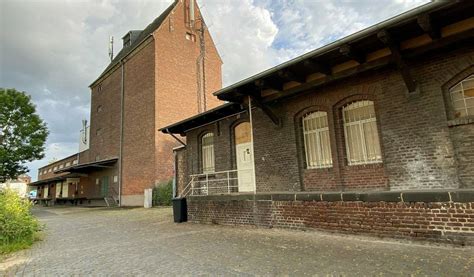 Meerbusch Denkmalschutz an der Ladestraße im Bahnhof Osterath