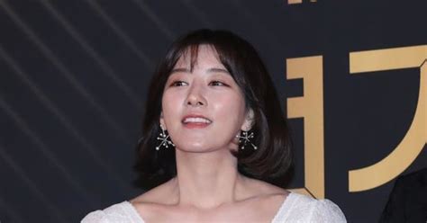 포토 최윤소 화려한 레드카펫 화려한 드레스