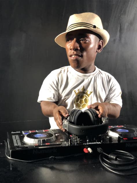 El Dj de discoteca más pequeño del mundo causa furor con su música