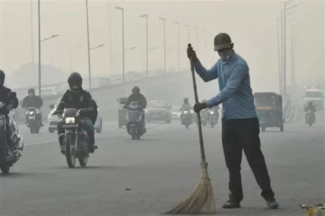Delhi Air Pollution दिल्ली Ncr में सांसों का संकट Aqi 500 पार Mh