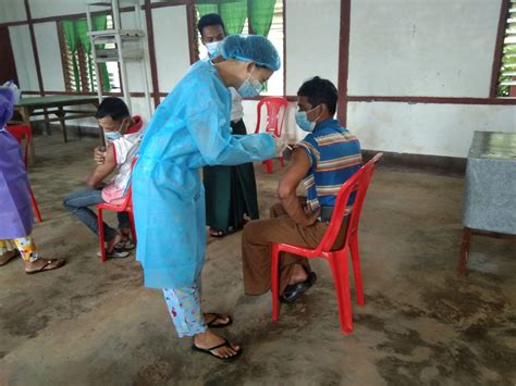 ပလောက်မြို့တွင် ဒုတိယအကြိမ် ကိုဗစ် ၁၉ ရောဂါကာကွယ်ဆေးများ ဆက်လက်ထိုးန