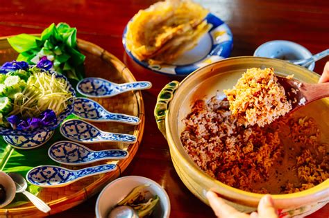 The Layoff Gang ตกงานก็ยังเที่ยว 📍 วัดพังม่วง อ ศรีประจันต์ วัดเก่าแก่ริมแม่น้ำท่าจีน สร้าง