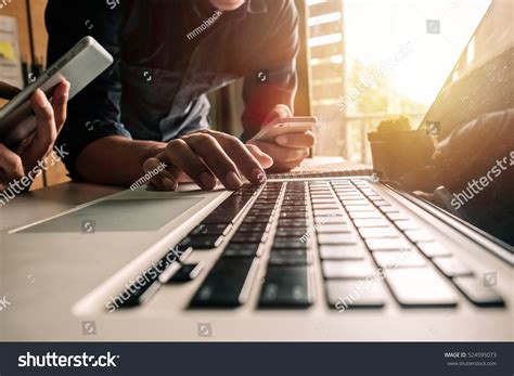 47 506 Imagens De Man Network Diagram Imagens Fotos Stock E Vetores Shutterstock