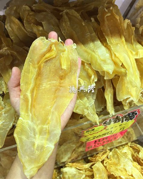 德興隆 香港花膠海味專門店 花膠也分公乸， ，乸的比公的便宜！營養價值兩性差不多。而口感上，公的較厚身