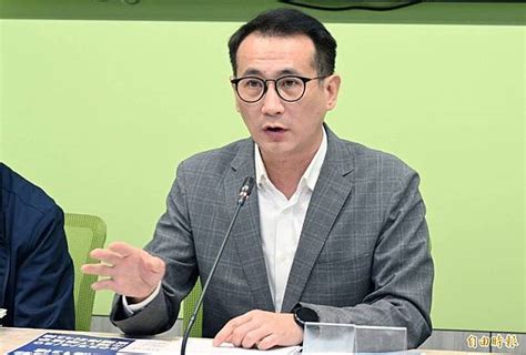 指郭台銘言論似是而非 鄭運鵬：先去了解自己吧 自由電子報 Line Today