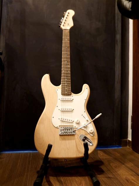 Custom Assembled Alder Wood Stratocaster Hobbies And Toys Music And Media