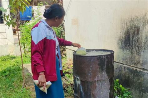 ဇမ္ဗူသီရိမြို့နယ်၌ သွေးလွန်တုပ်ကွေးရောဂါ ကြိုတင်ကာကွယ်ရေး အဘိတ်ဆေးခတ်ပေးခြင်းလုပ်ငန်းများ ဆောင်ရ