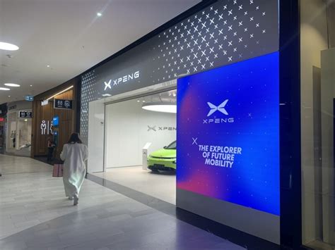 Vi hjälpte XPENG med LED till deras nya showroom i Mall of Scandinavia Hyrdata