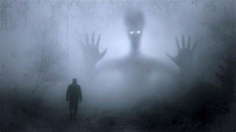 VIDEO Extraterrestres Hombre Es Atacado Por Criatura Invisible Y