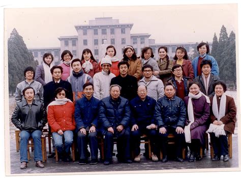 1990届研究生毕业生合影