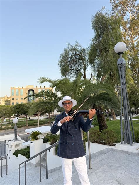 Le Violoniste Fedy Added A New Photo Le Violoniste Fedy