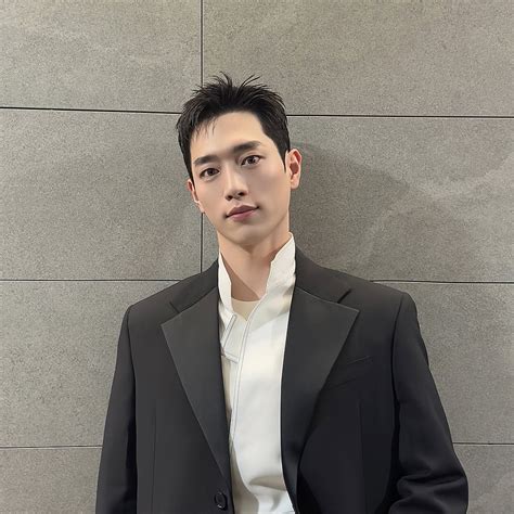 서강준 전역 후 더 잘생겨졌네…물오른 비주얼 근황 [da★]