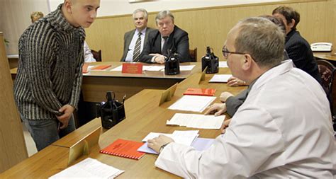 Мужчин призывают срочно явиться в военкомат добровольно или отправят